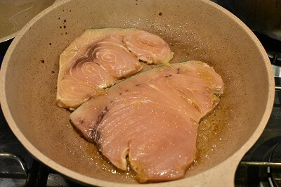 Pesce spada in salsa teriyaki e zenzero | BACCHETTE E POMODORO